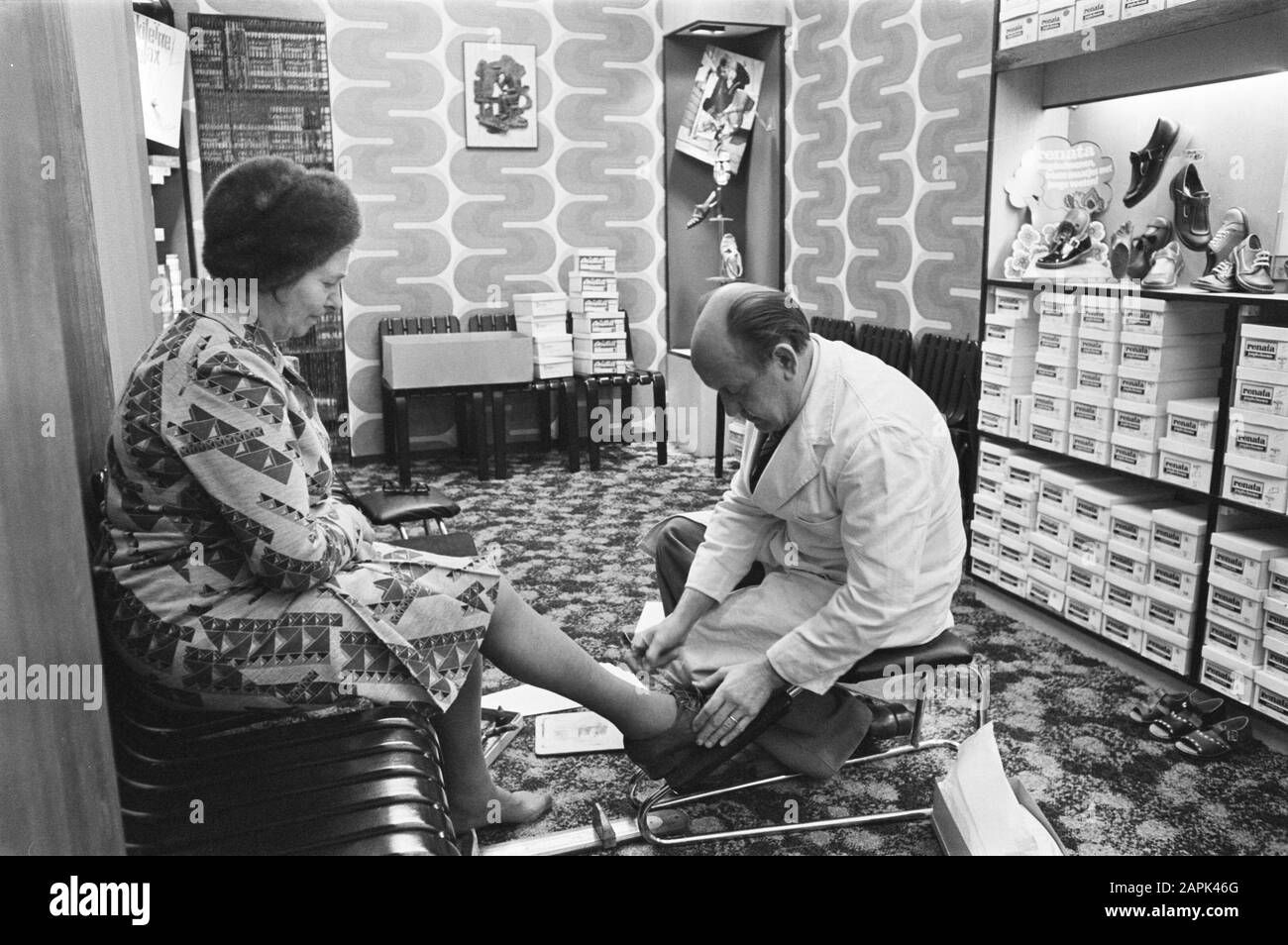 1970s retail hi-res stock photography and images - Alamy