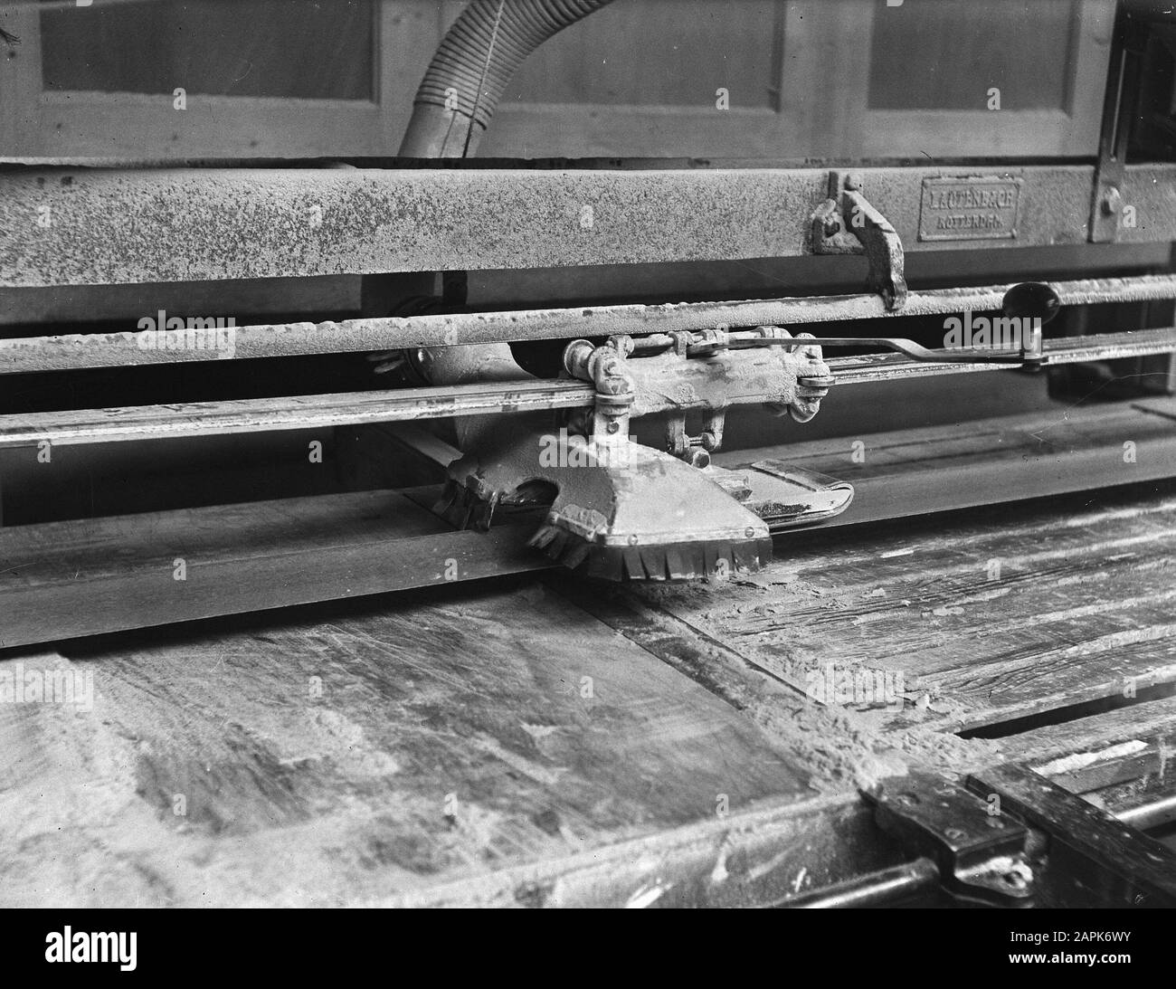 Chip extraction Black and White Stock Photos & Images - Alamy