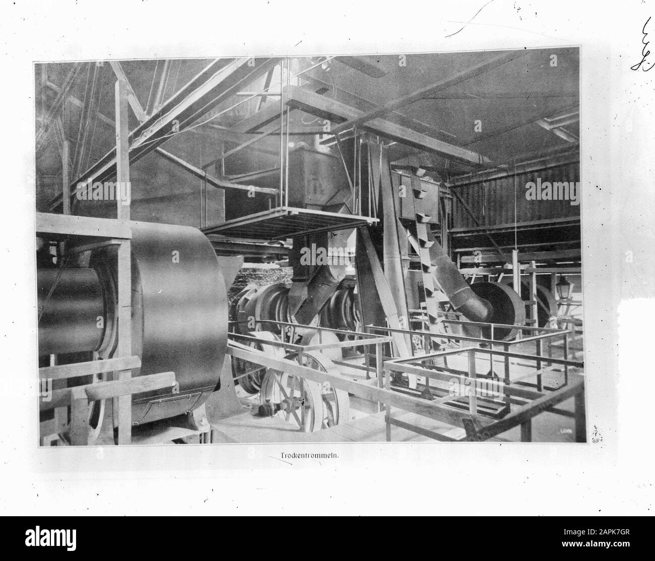 Portland cement factory hi-res stock photography and images - Alamy