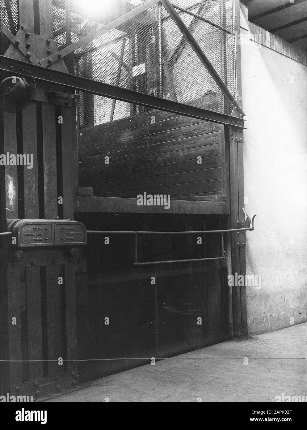 Warehouse industrial storage room logistics Black and White Stock ...