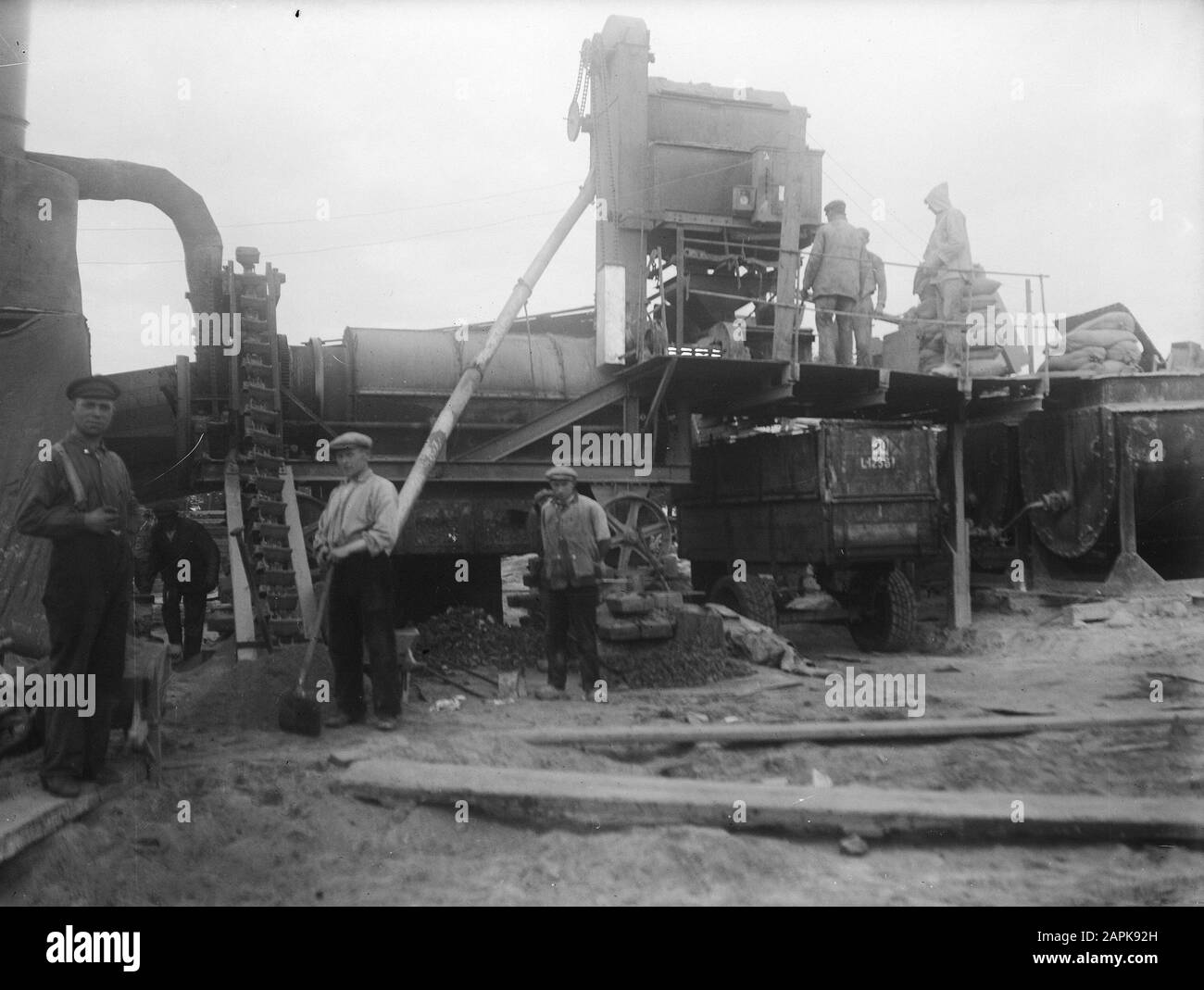 Recording machines Black and White Stock Photos & Images - Alamy