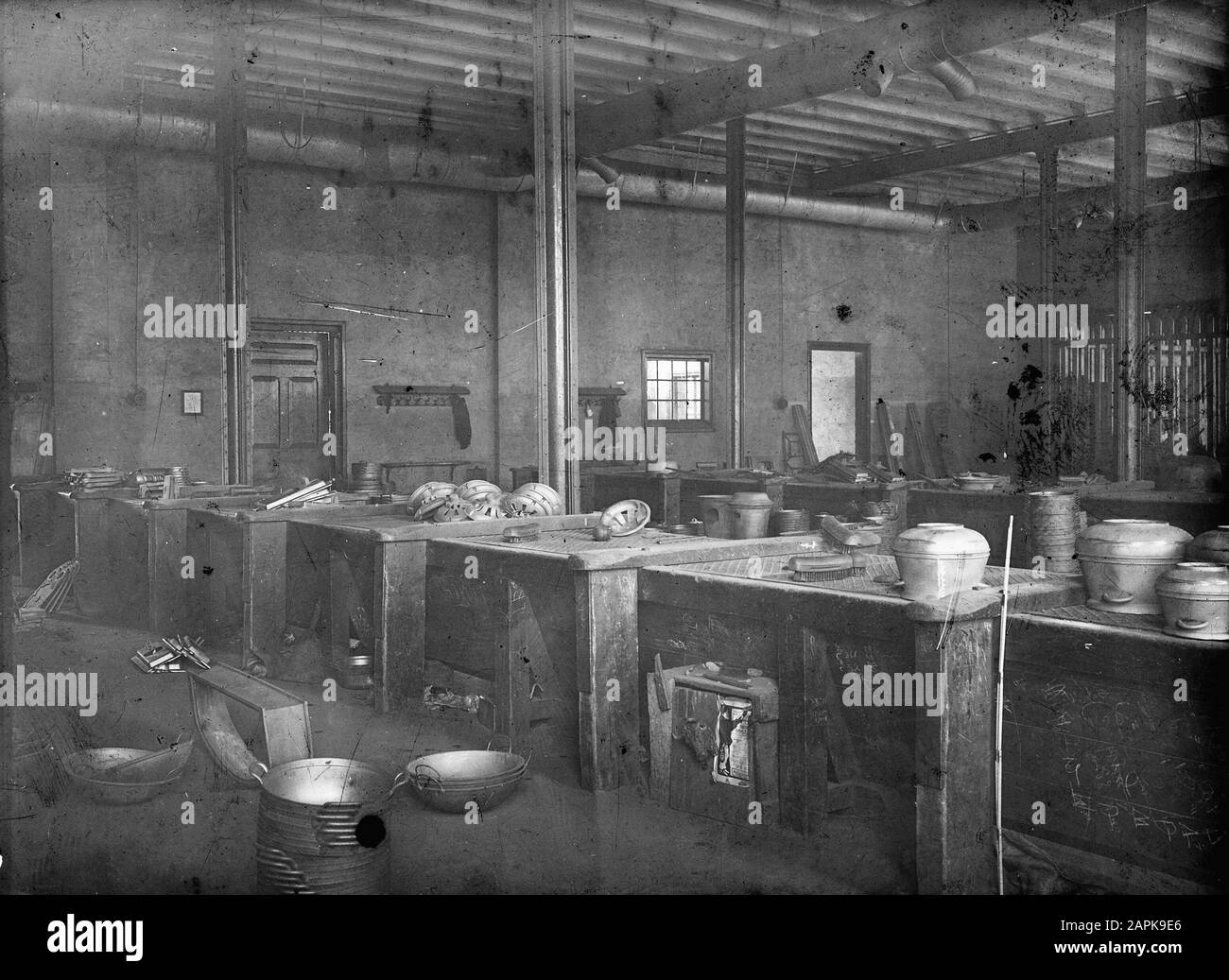 Manufacturing date hi-res stock photography and images - Alamy