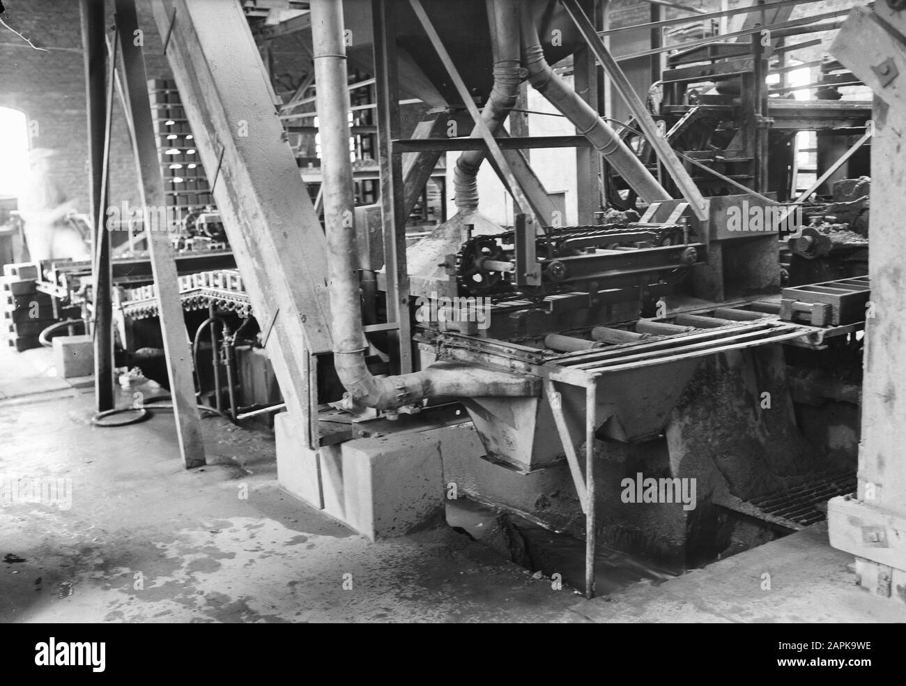 Dust pollution reduction Black and White Stock Photos & Images - Alamy