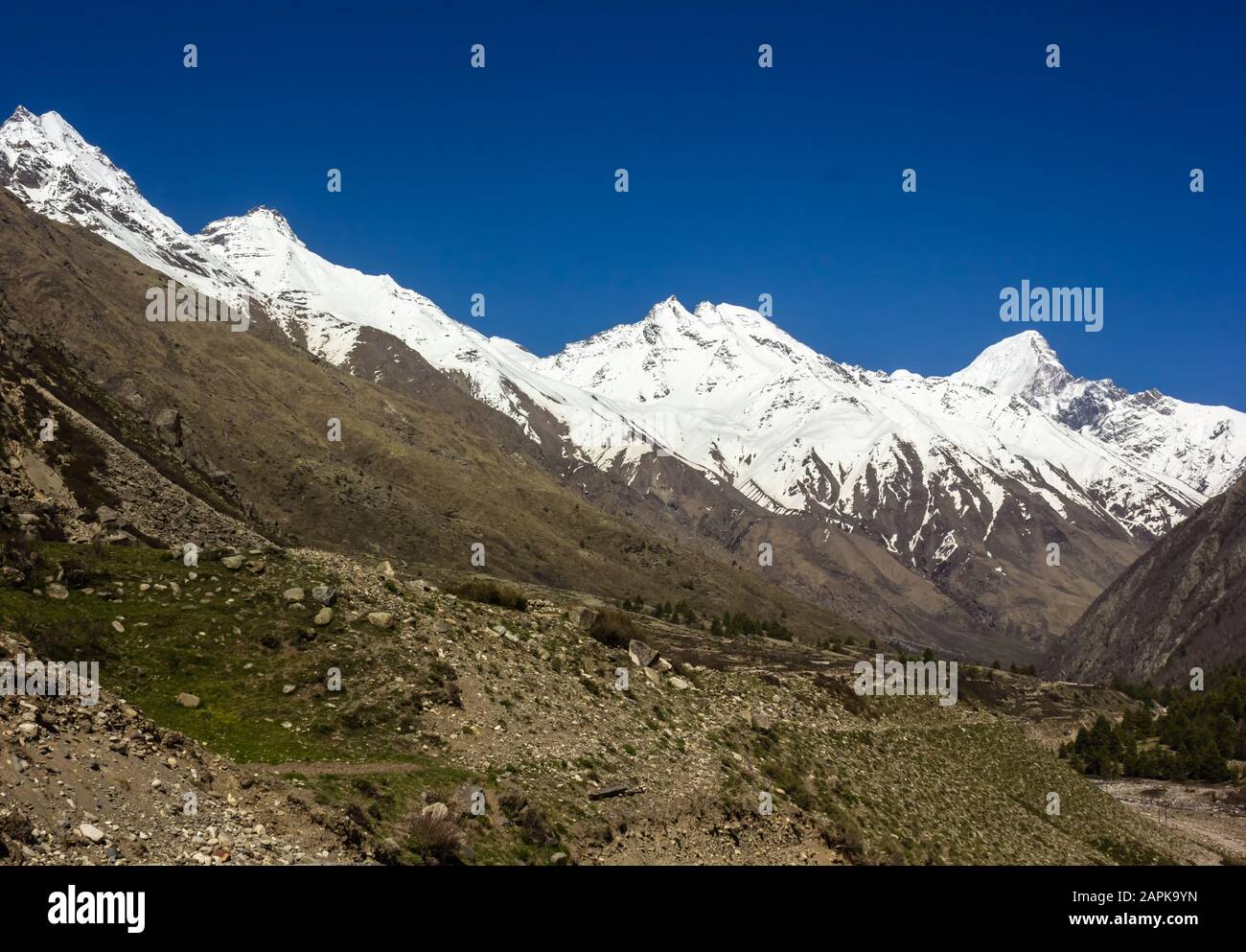Snow capped mountains himalayas hi-res stock photography and images - Alamy