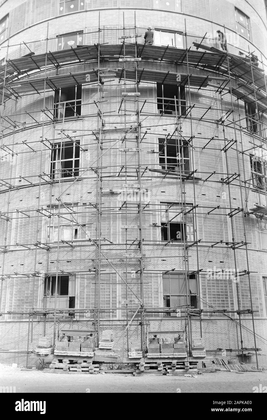 10x15 Steel scaffolding for the station post office at S-Gravenhage ...