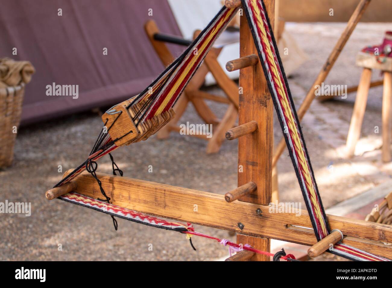 Medieval craftsman weave hi-res stock photography and images - Alamy