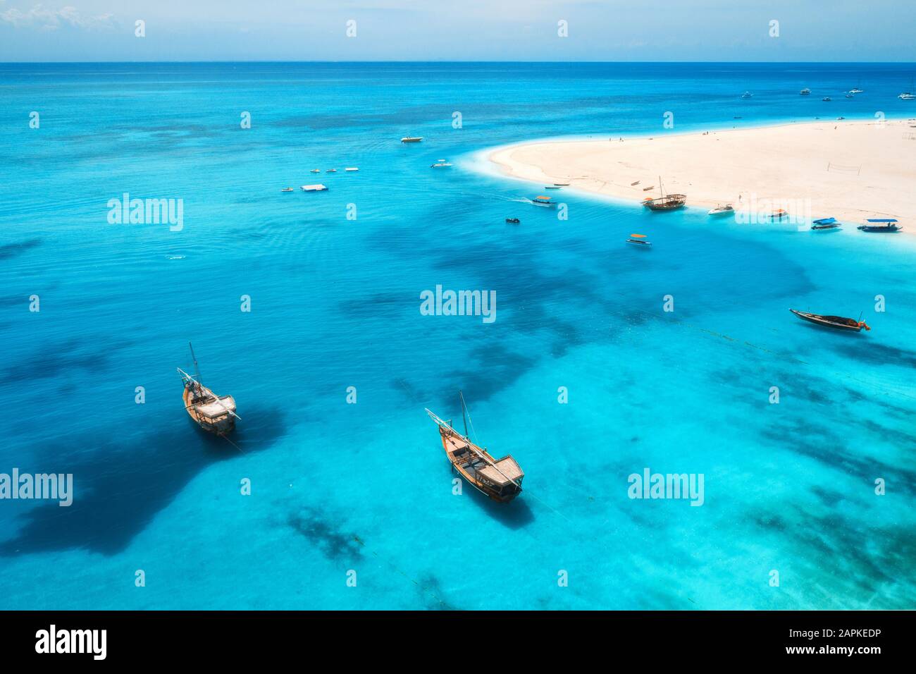 Aerial beautiful beach ocean boats hi-res stock photography and images ...