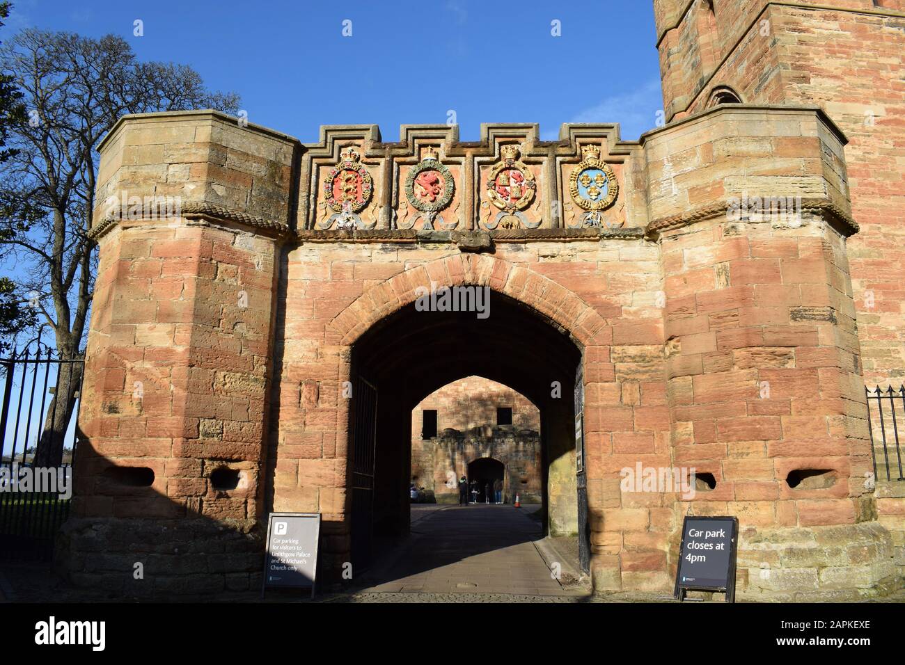Scots church coat of arms hi-res stock photography and images - Alamy