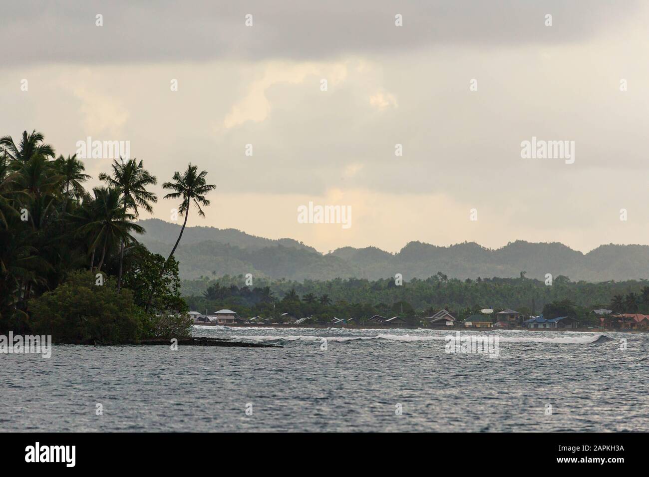 Small village sea philippines hi-res stock photography and images - Alamy