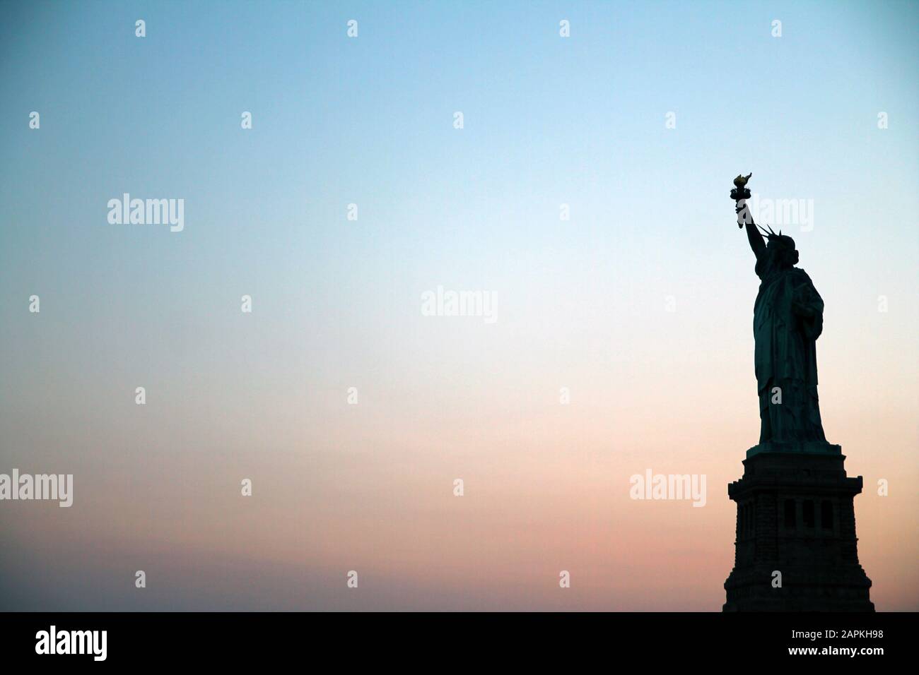 Historic statue in sunset hi-res stock photography and images - Alamy