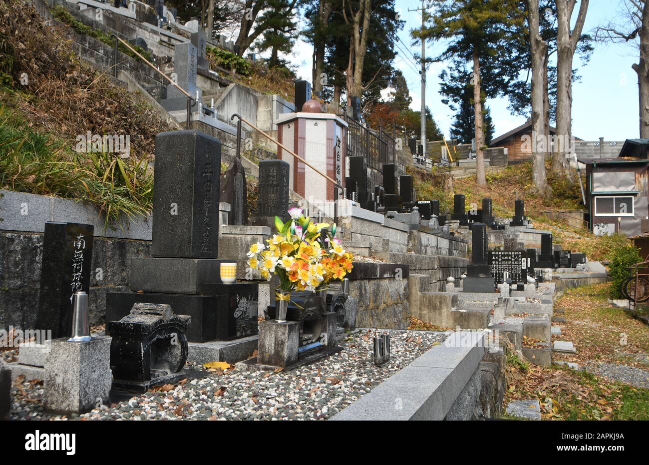 Naraijuku, Japan. 17th Nov, 2018. A cemetery is built into a hill just ...