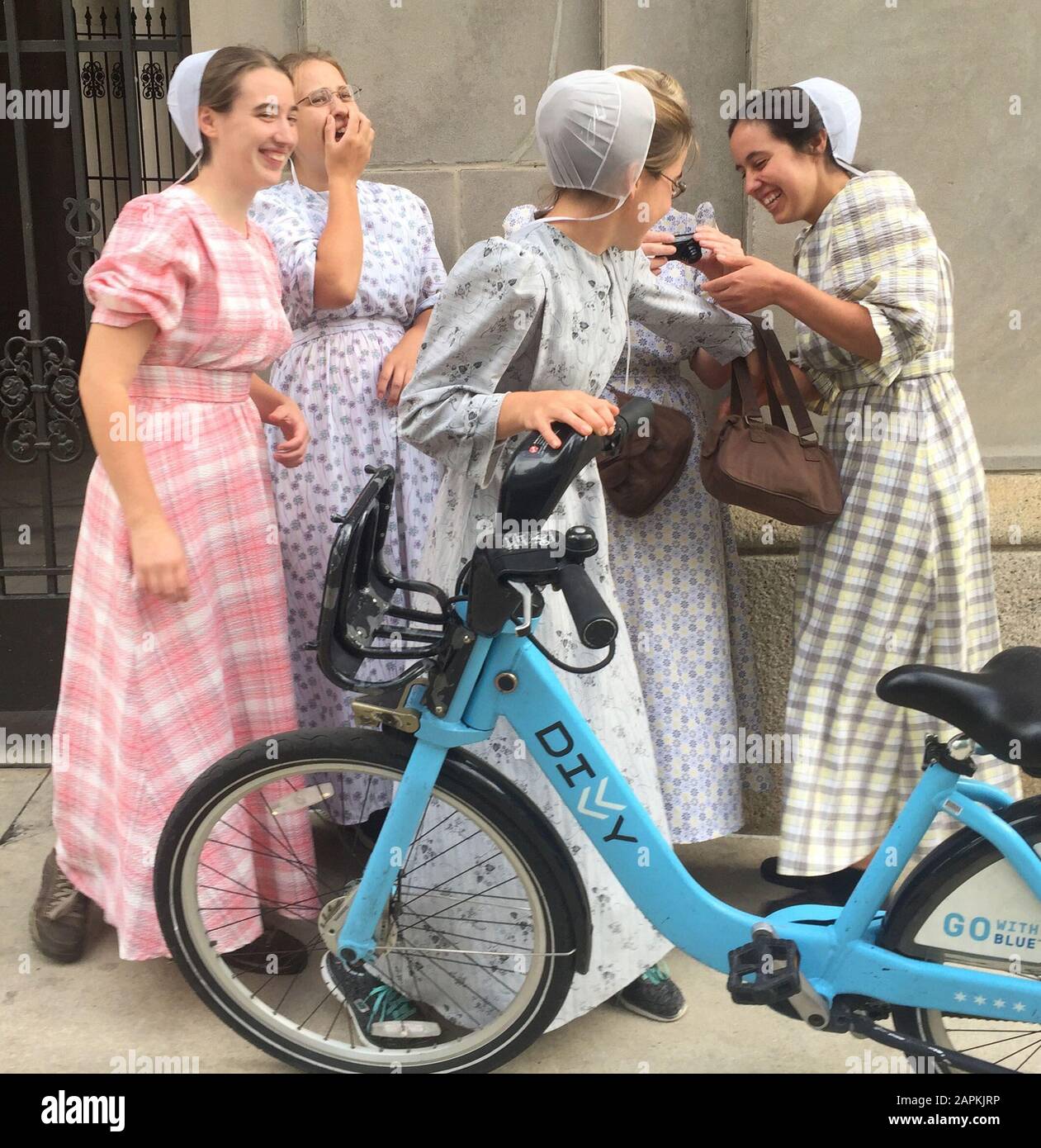 Mennonite women hi-res stock photography and images - Alamy