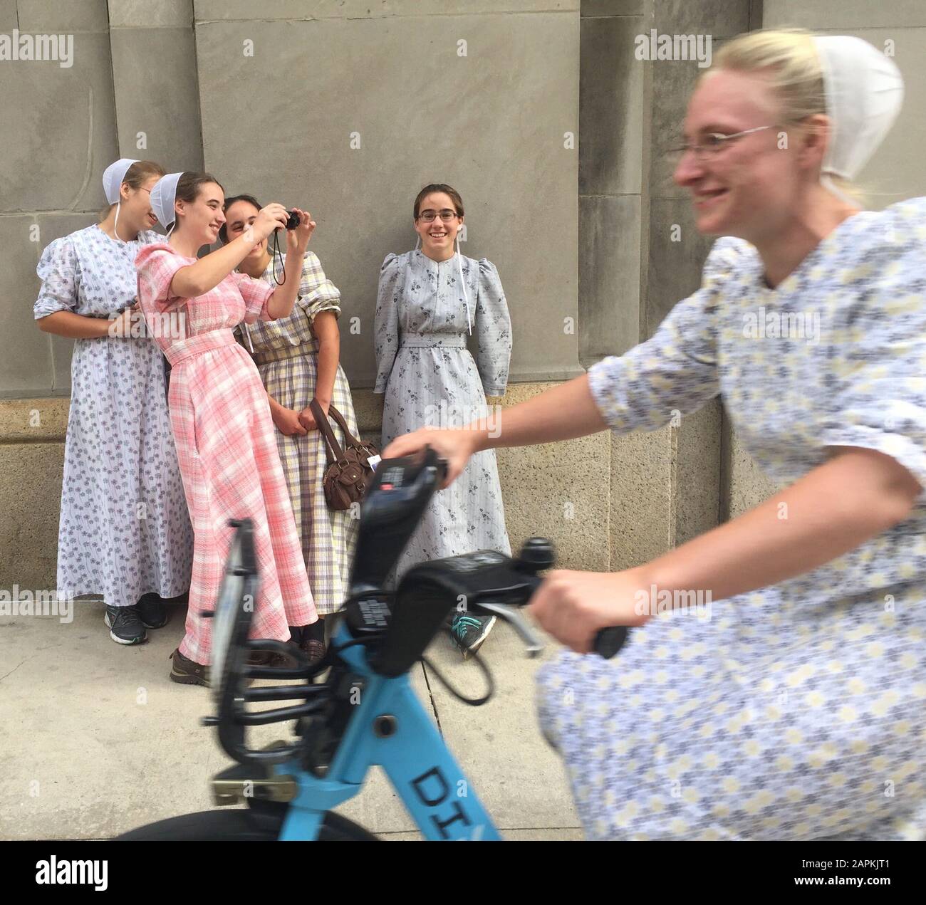 Mennonite women hi-res stock photography and images - Alamy