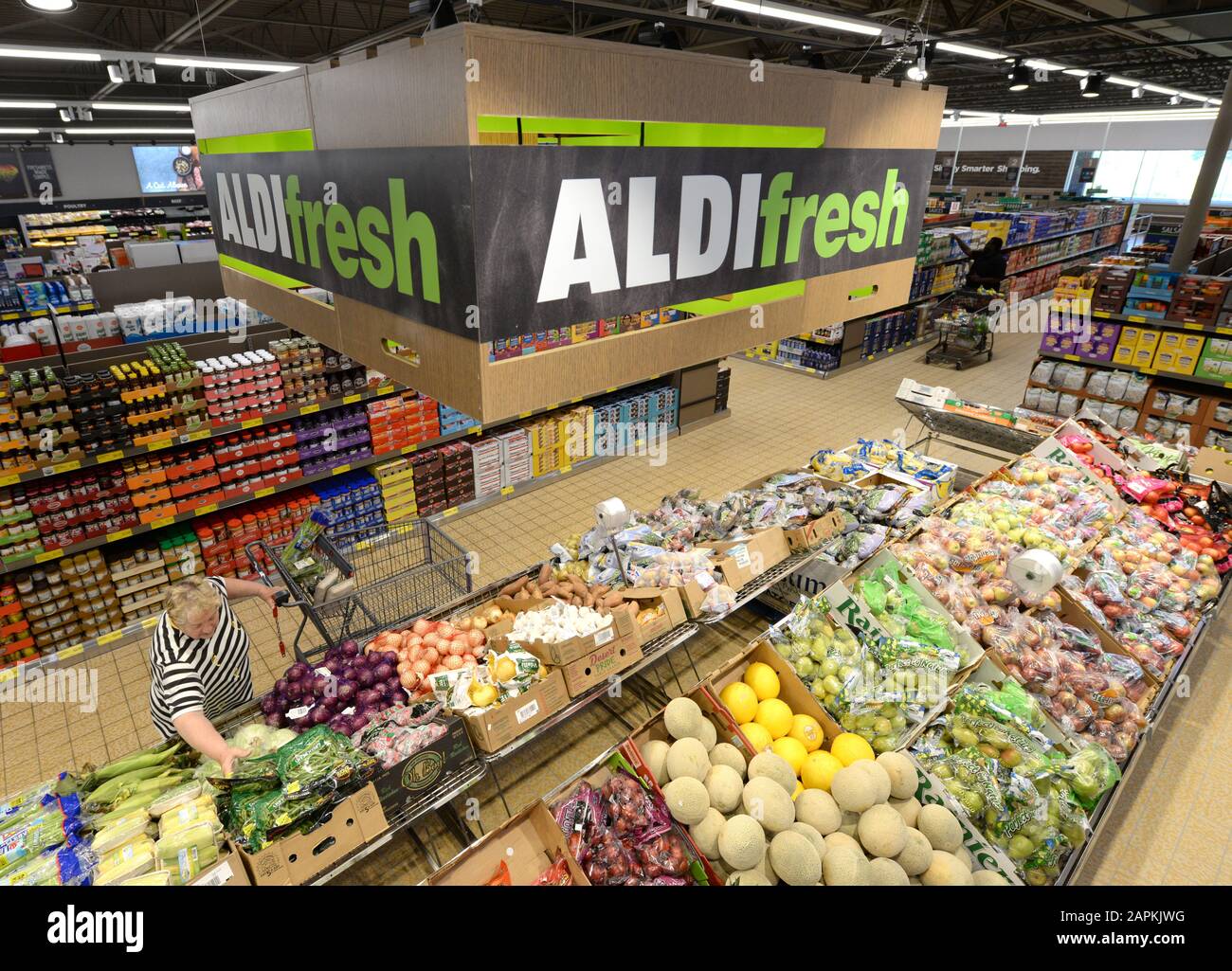 Aldi food markets 001 jpg hi-res stock photography and images - Alamy