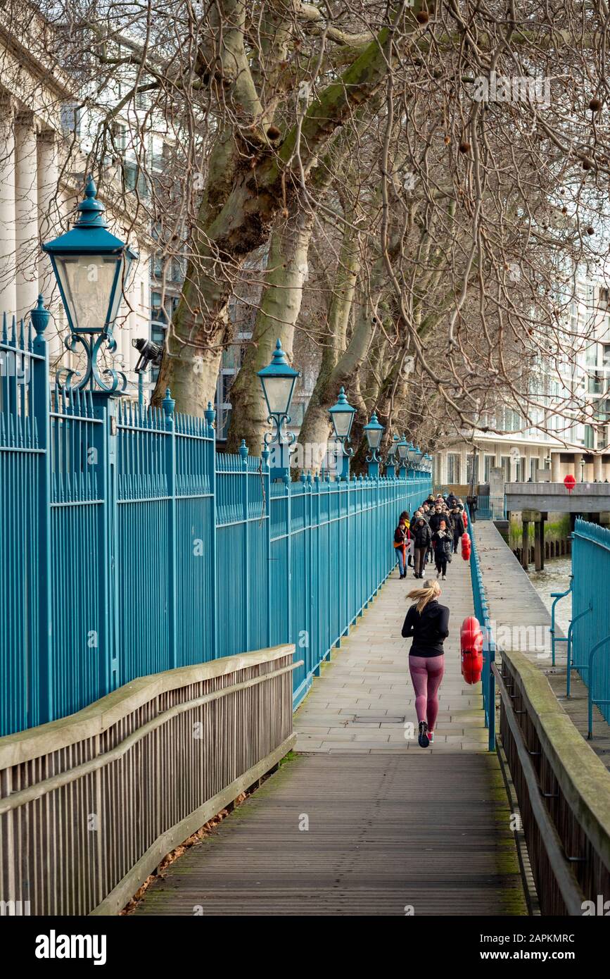 Female lone runner hi-res stock photography and images - Alamy