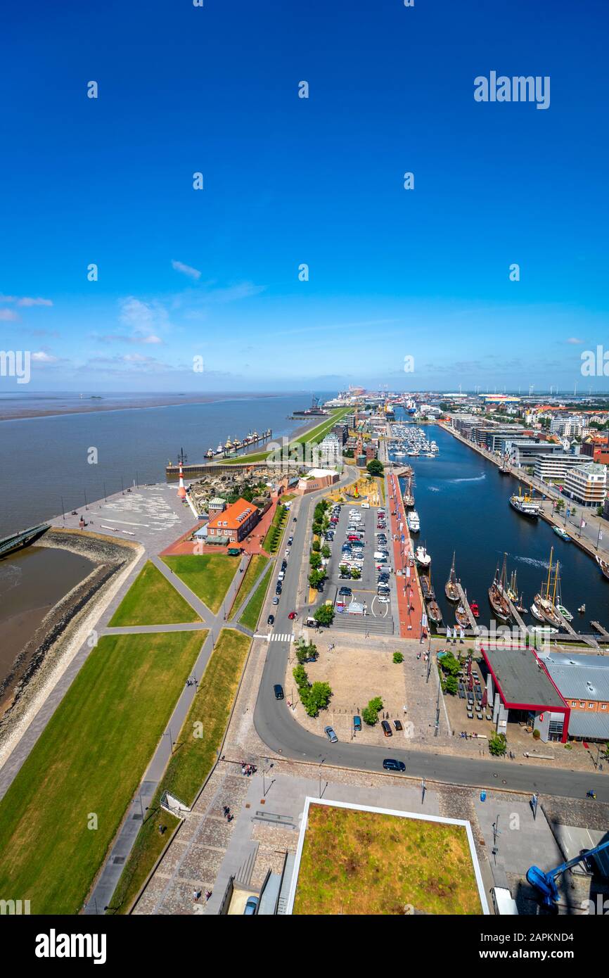 Bremerhaven dock hi-res stock photography and images - Alamy
