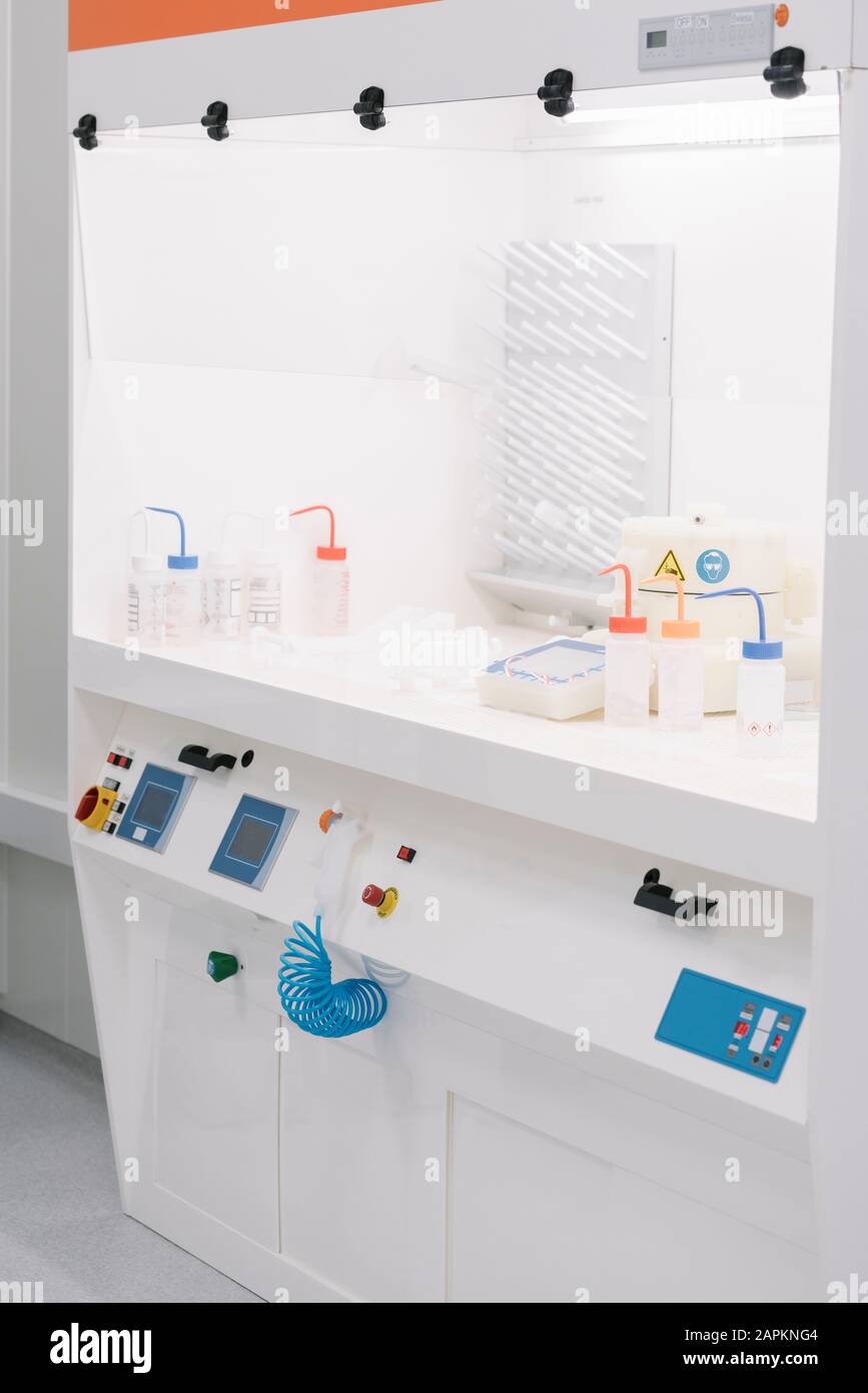 Workplace in a laboratory Stock Photo - Alamy