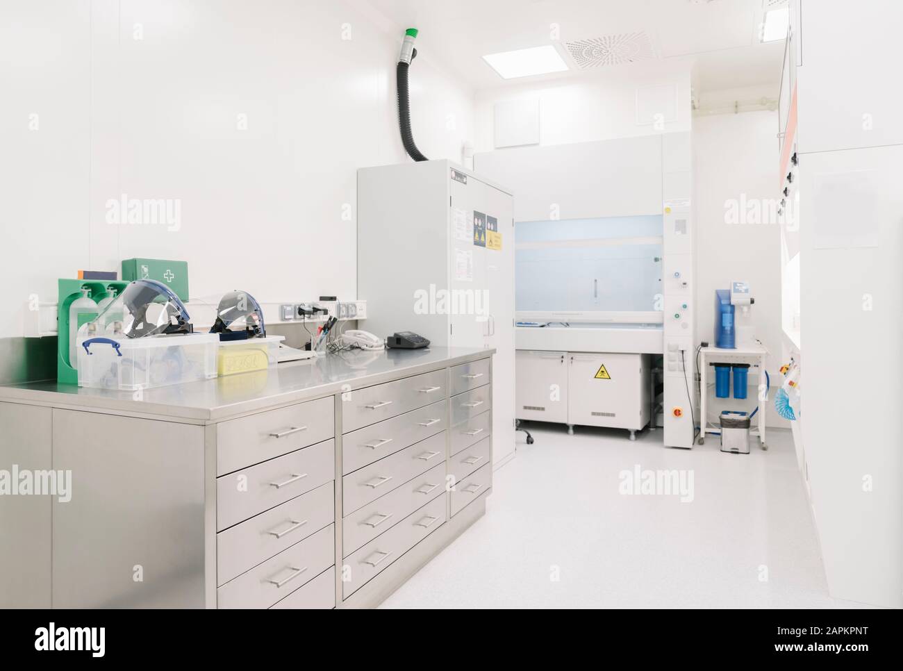 Photo lab interior hi-res stock photography and images - Alamy