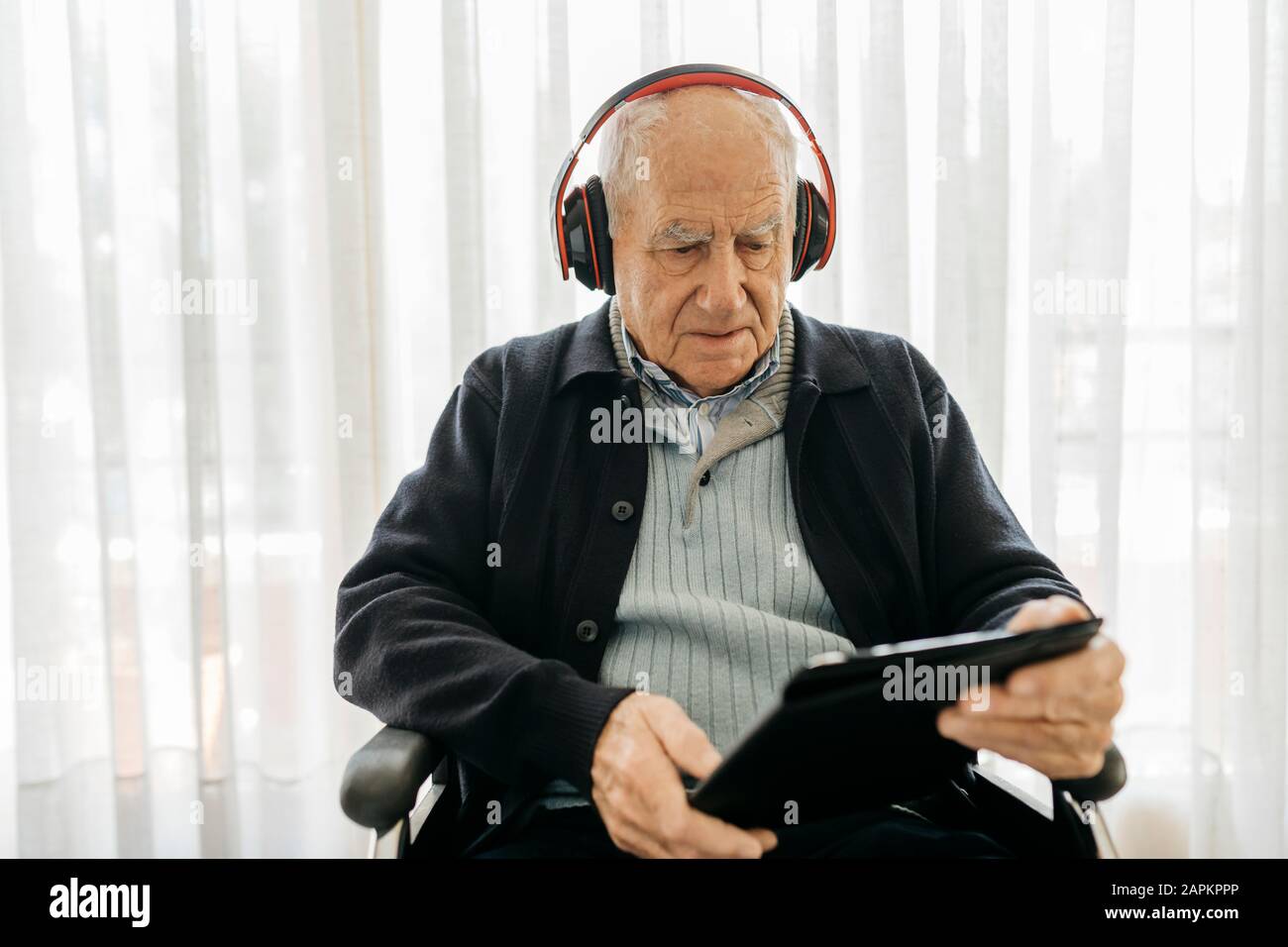 Disablemen hi-res stock photography and images - Alamy