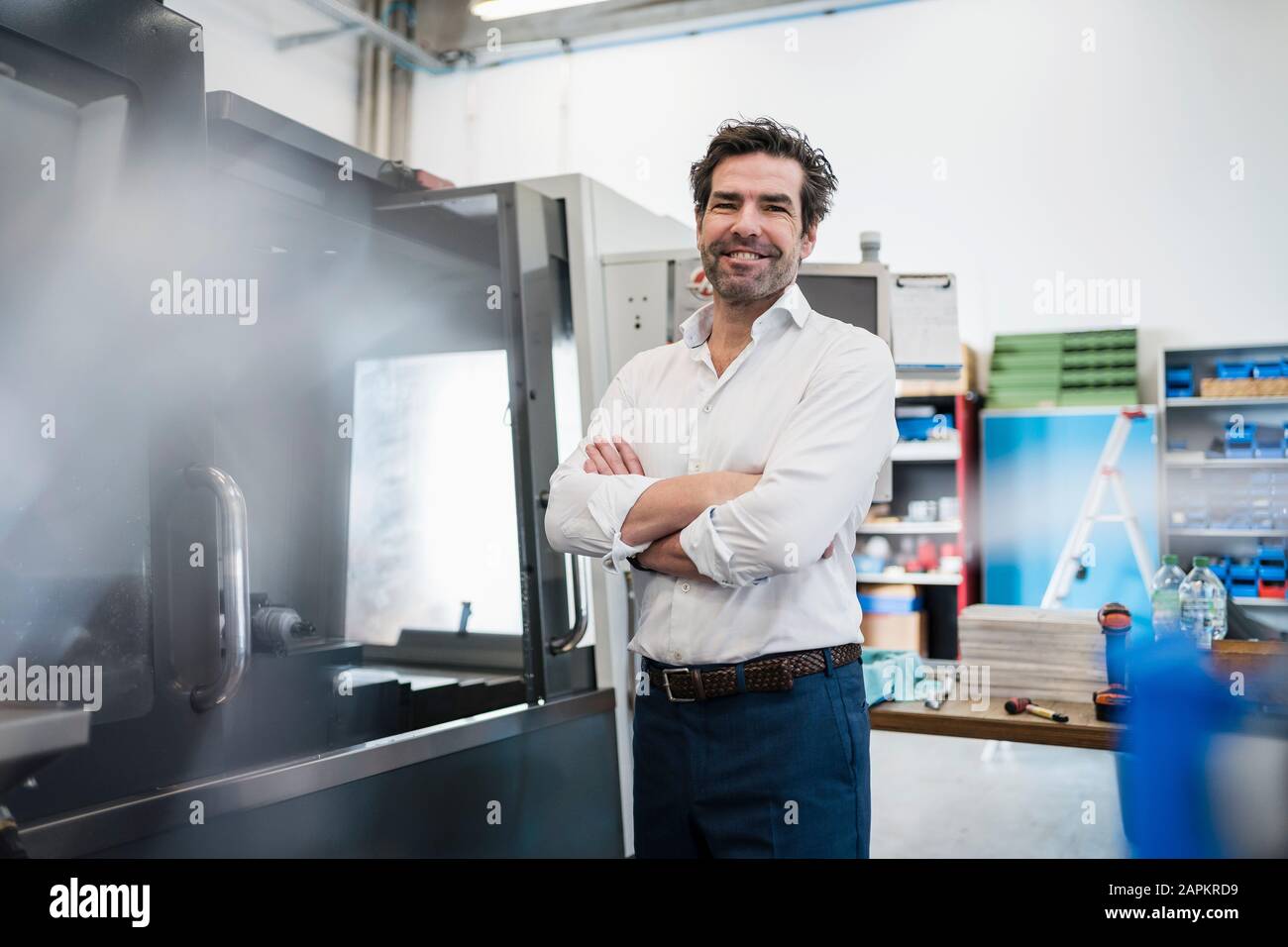 Man portraits dark lighting hi-res stock photography and images - Alamy