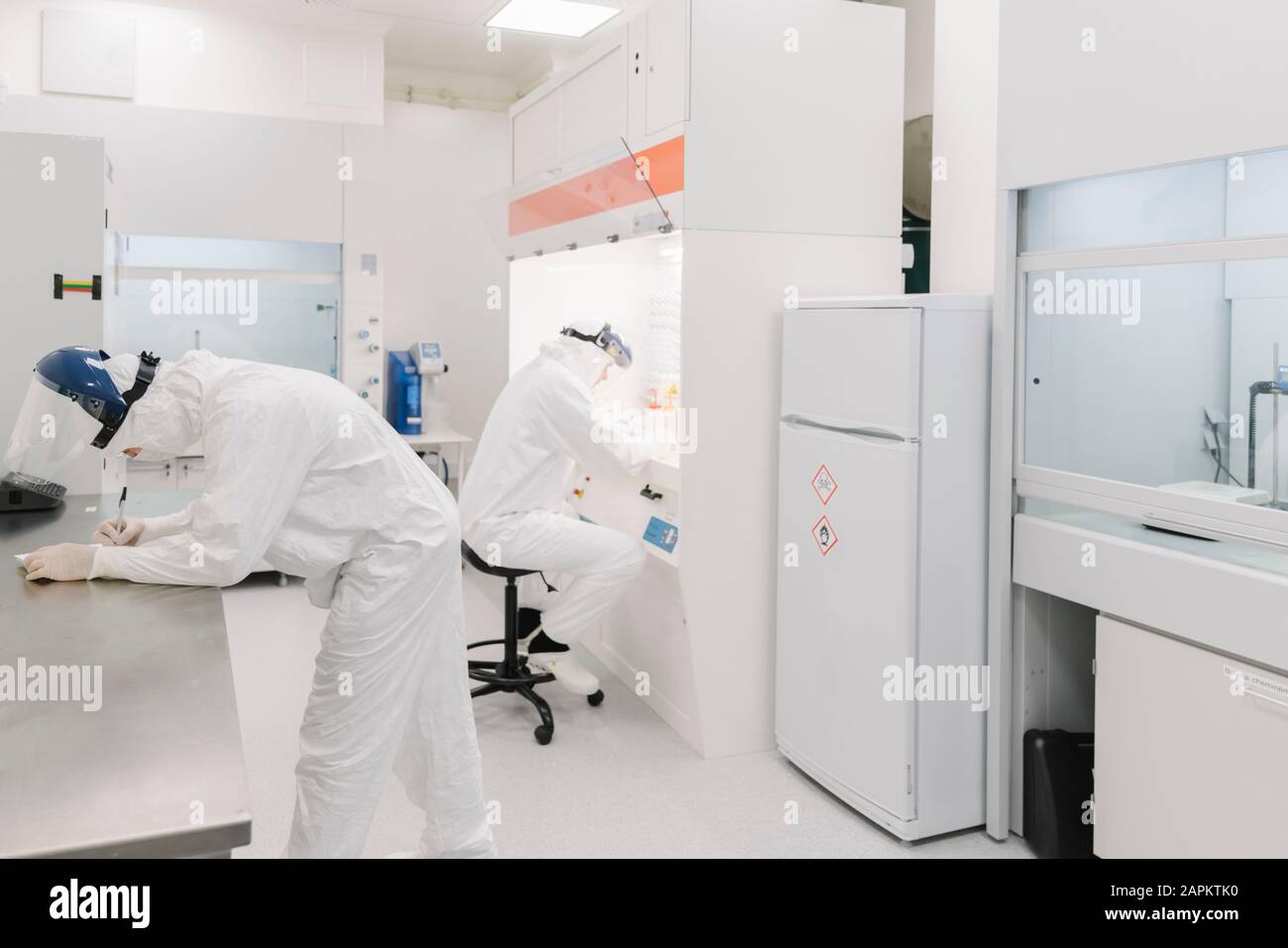 Two natural pencil hi-res stock photography and images - Alamy