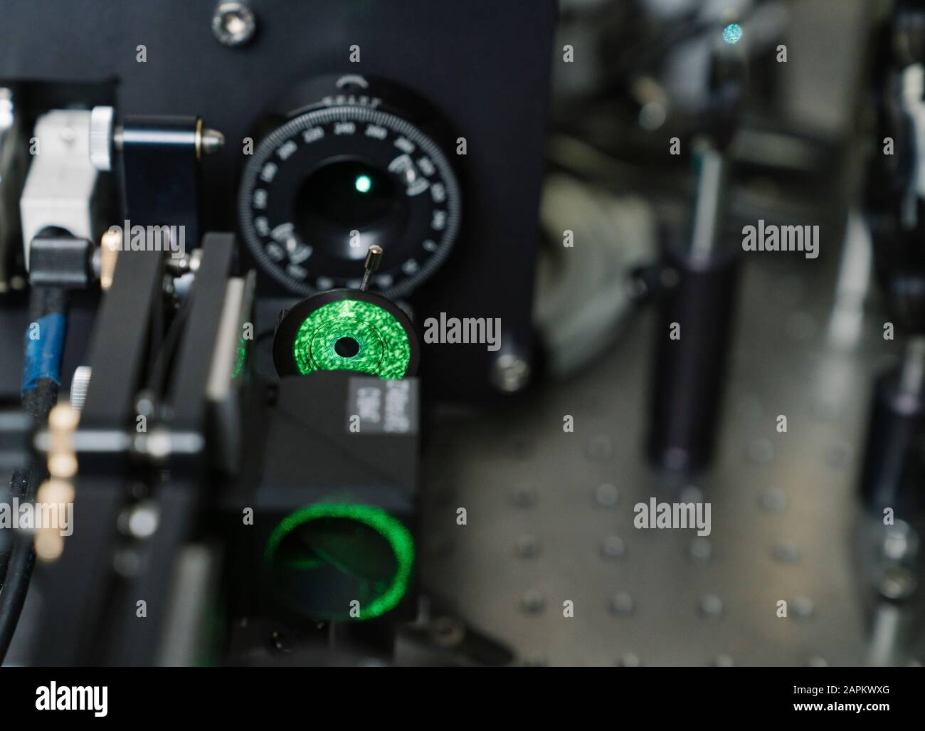 Laser device in a laboratory Stock Photo - Alamy
