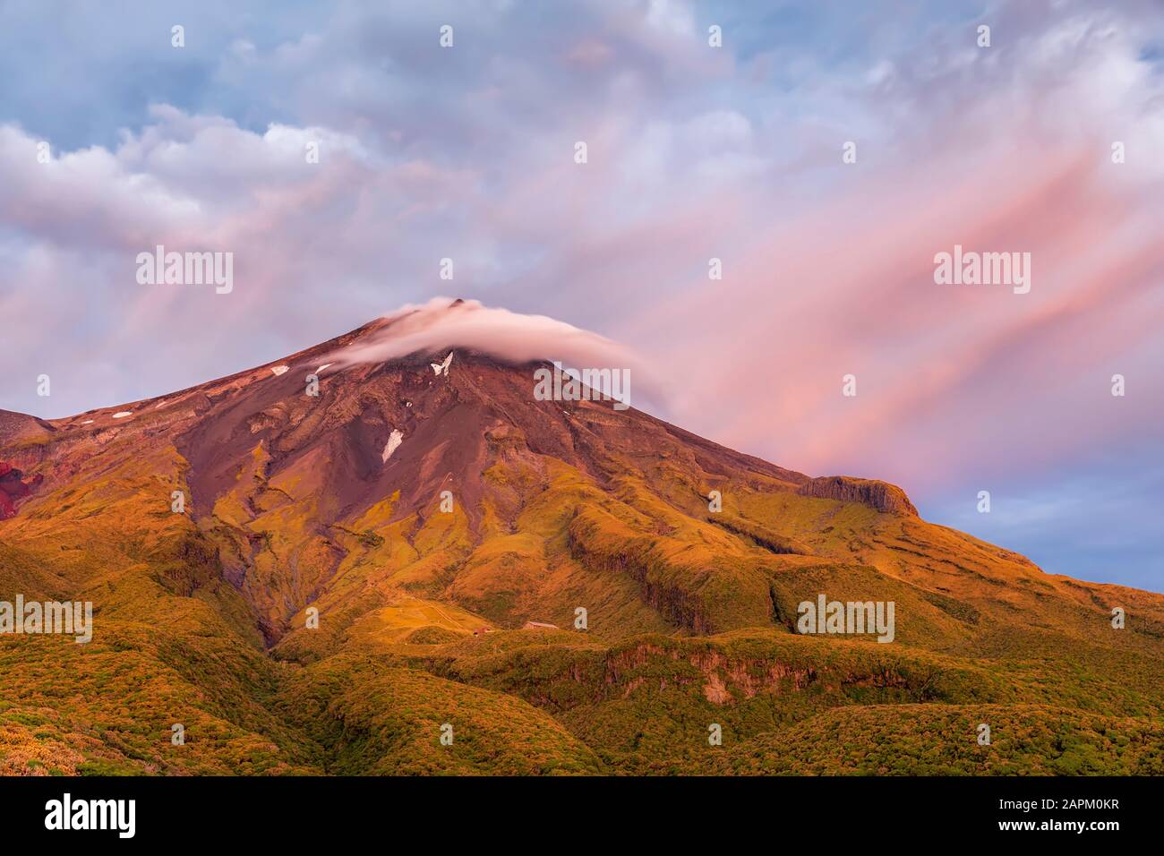 Volcano dawn hi-res stock photography and images - Alamy