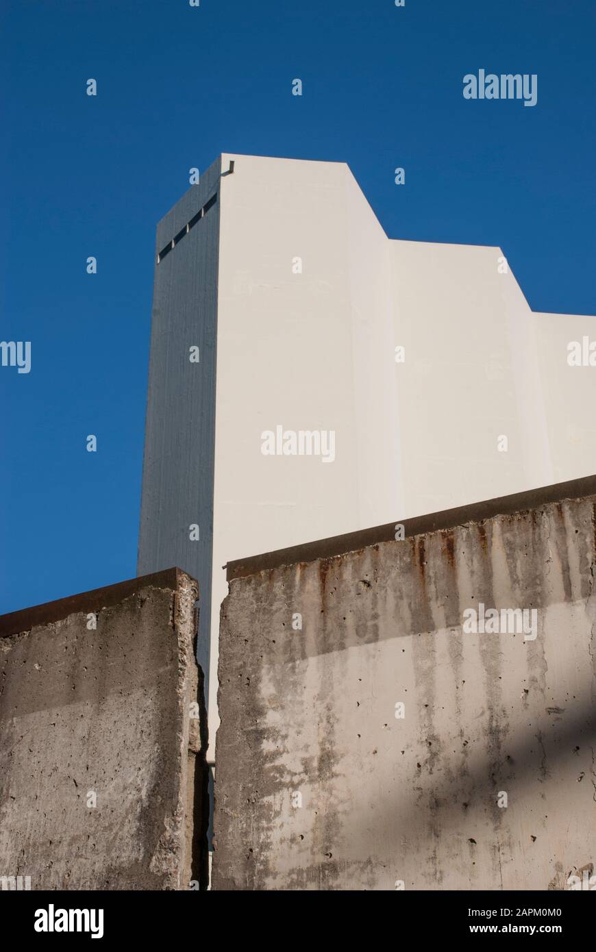 Warehouse exterior front hi-res stock photography and images - Alamy