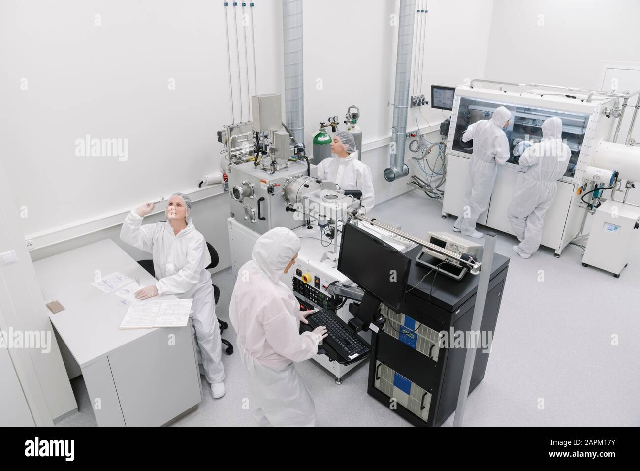 Team scientists work in laboratory hi-res stock photography and images ...