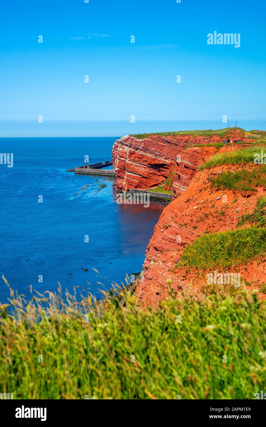 Coastal cliffs lummenfelsen der insel helgoland nature reserve hi-res ...