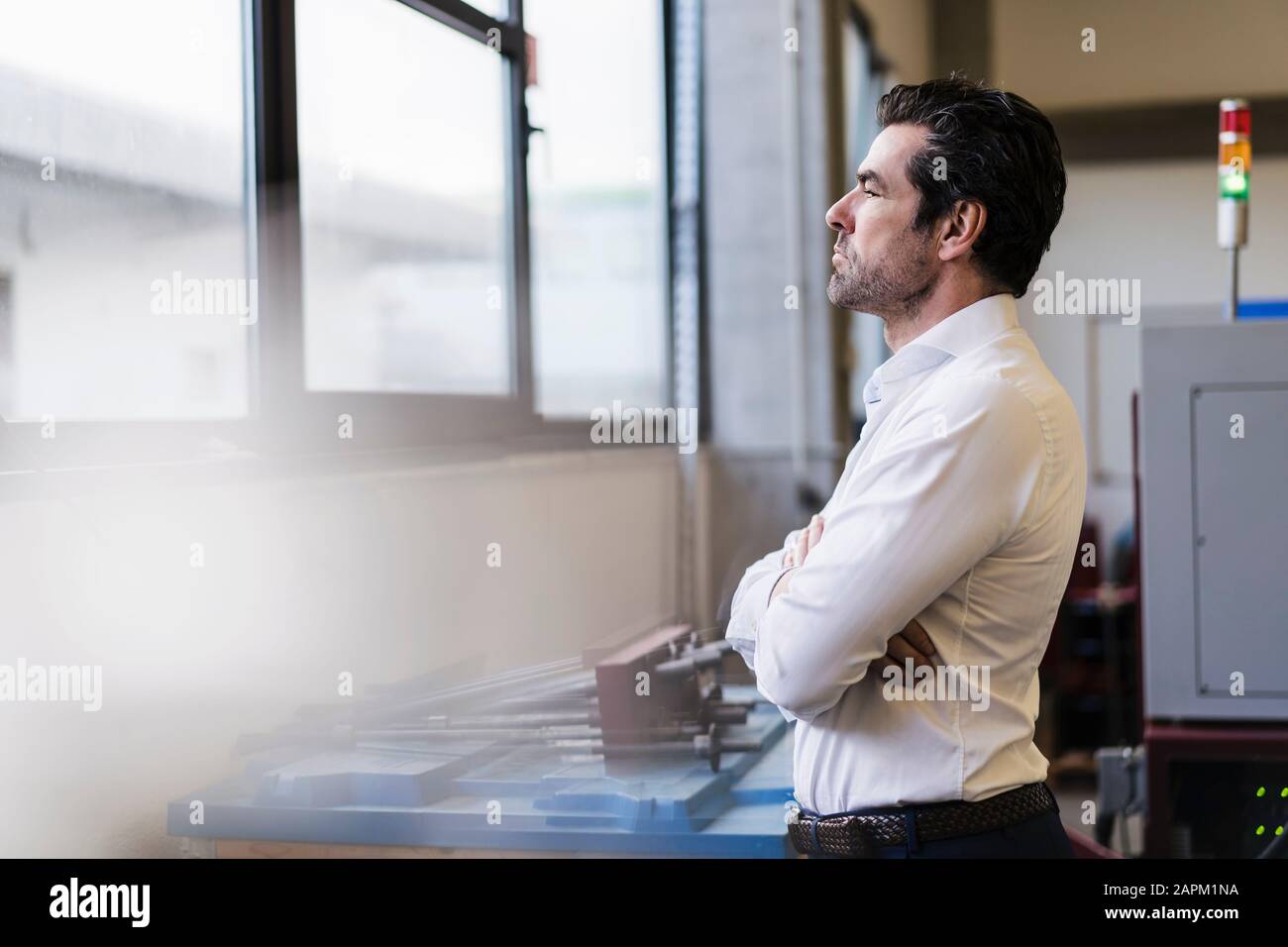 Looking out of a workshop hi-res stock photography and images - Alamy
