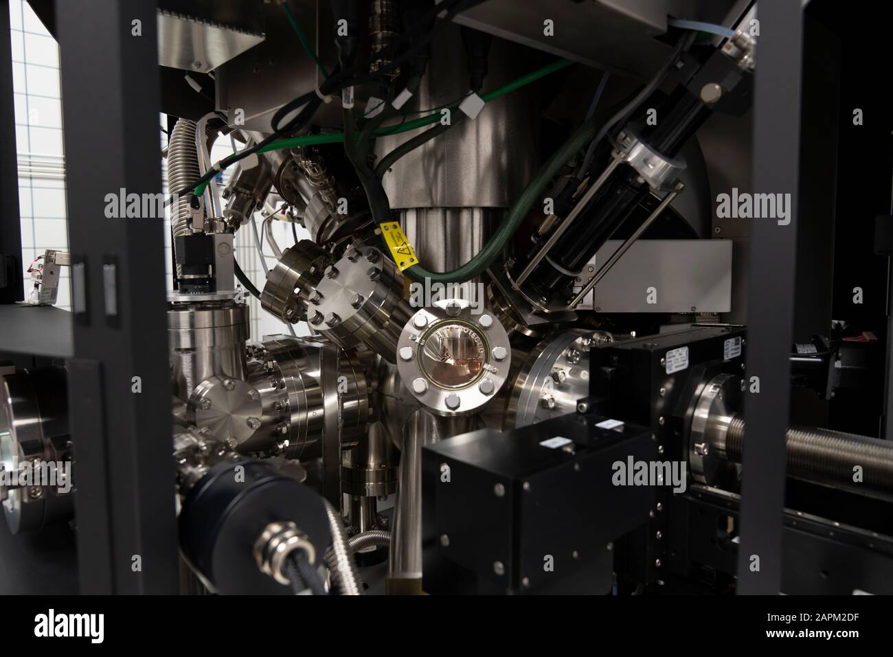 Complex device in laboratory hi-res stock photography and images - Alamy