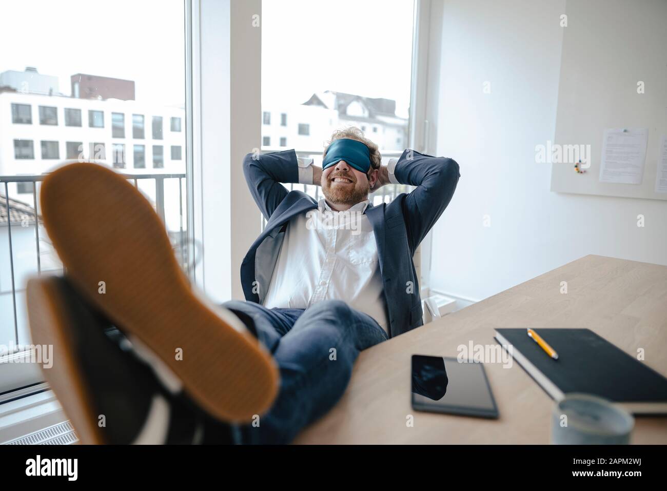 Power nap work hi-res stock photography and images - Alamy