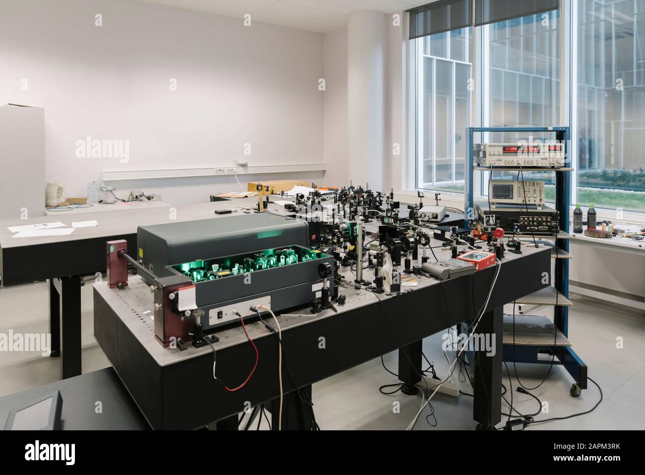 Laser device in a laboratory Stock Photo - Alamy