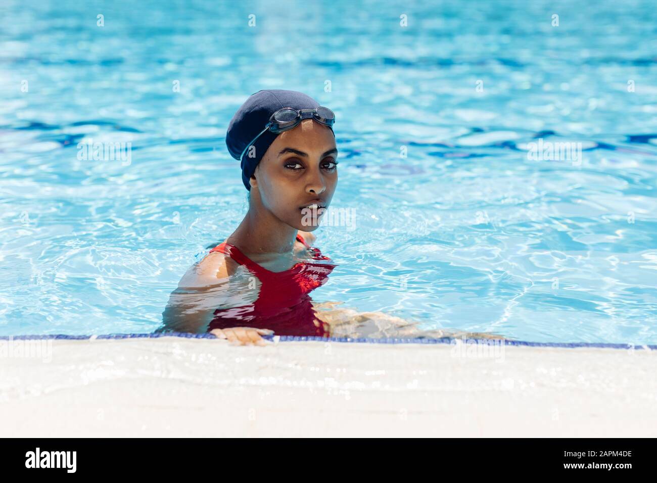 Pretty african young sporty woman hi-res stock photography and images ...