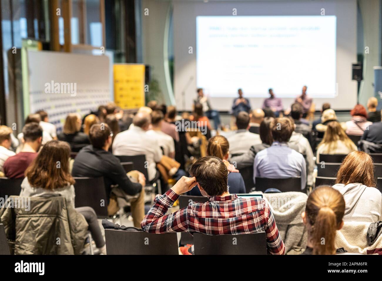 Round table discussion at business conference event Stock Photo - Alamy