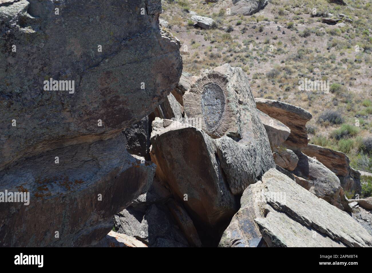 Broken boulder hi-res stock photography and images - Alamy