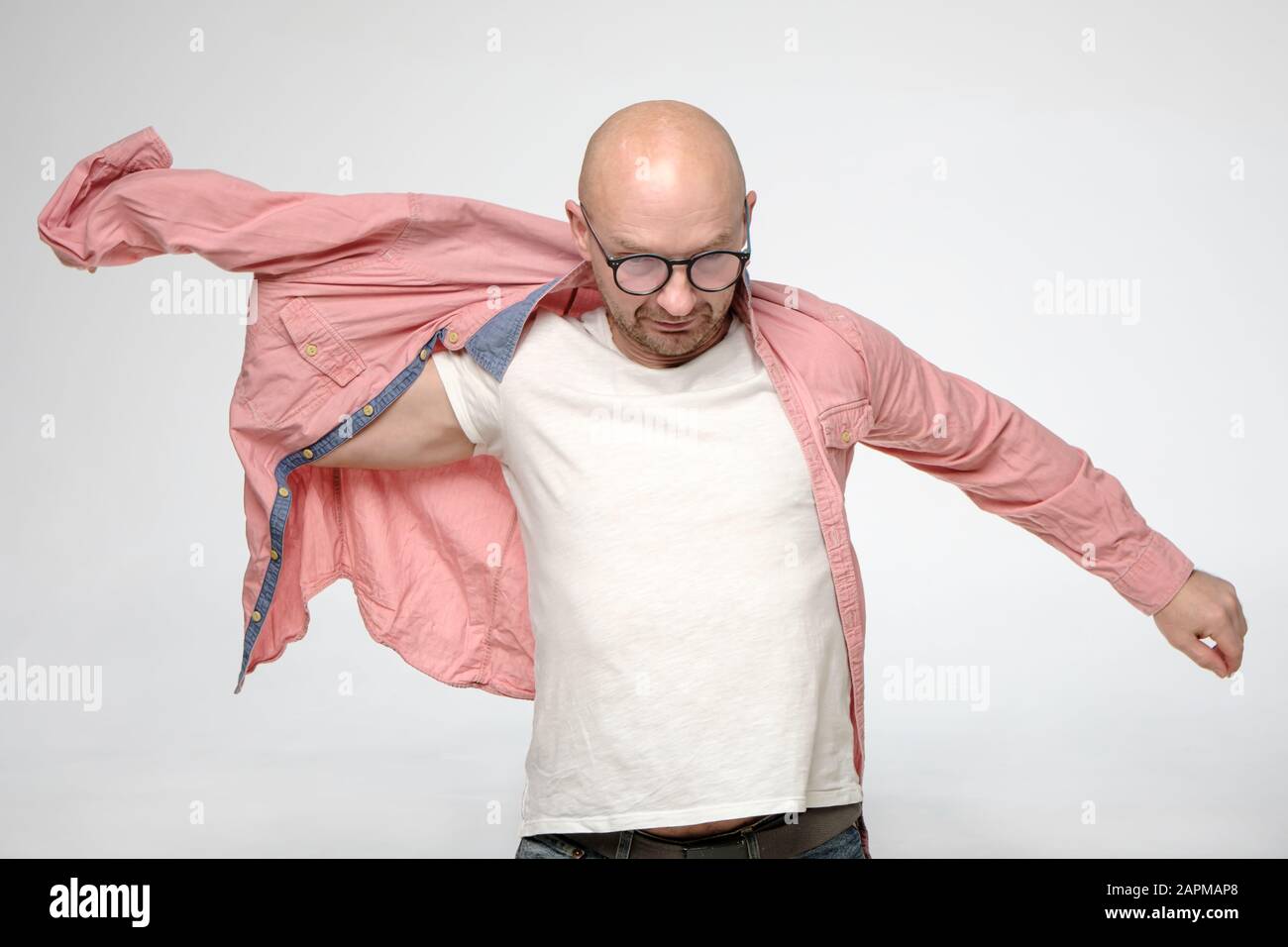 Coral colored shirt hi-res stock photography and images - Alamy