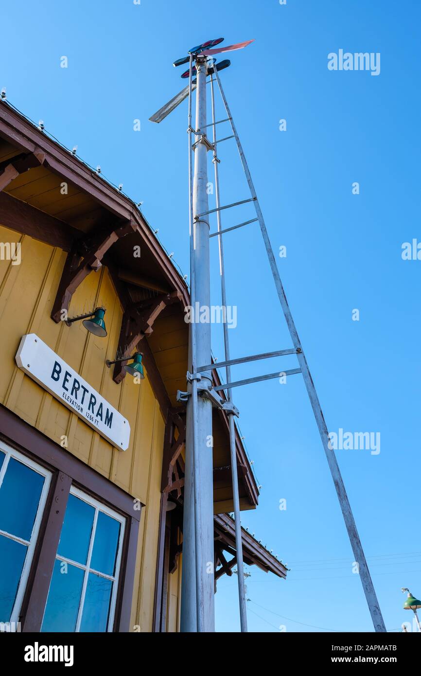 Railroad semaphore hi-res stock photography and images - Alamy