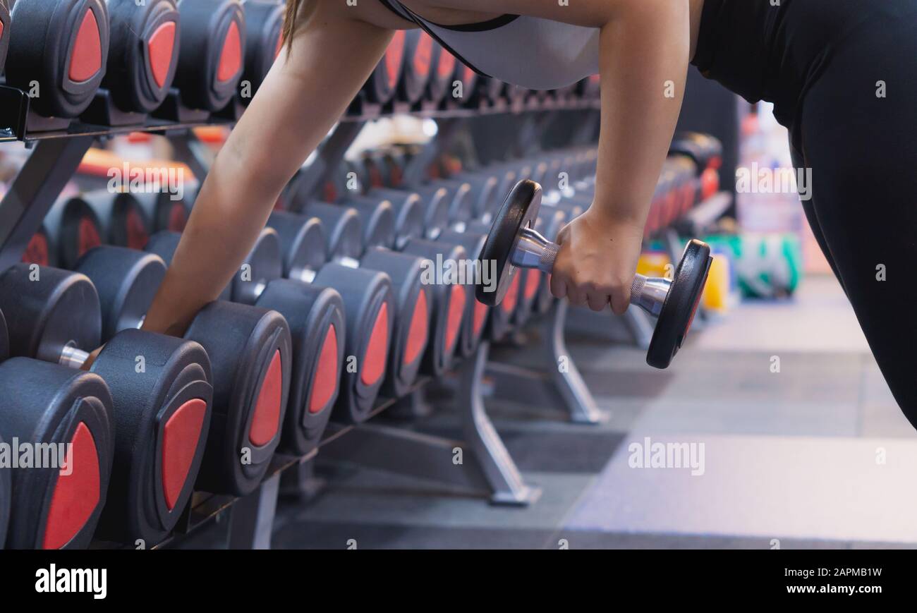 Dumbbell row hi-res stock photography and images - Alamy