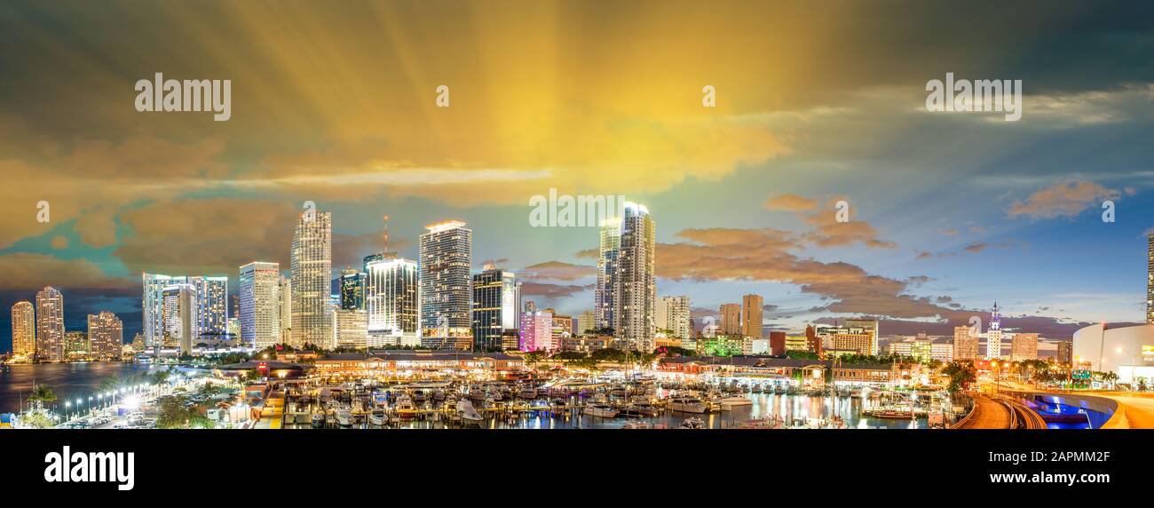 Amazing sunset colors of Miami. Downtown panoramic view Stock Photo - Alamy