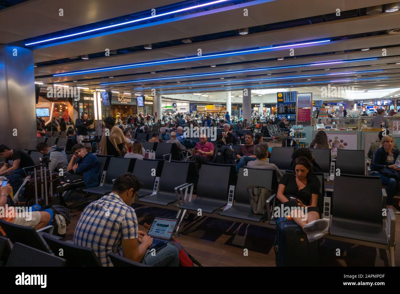 Connecting flight information hi-res stock photography and images - Alamy