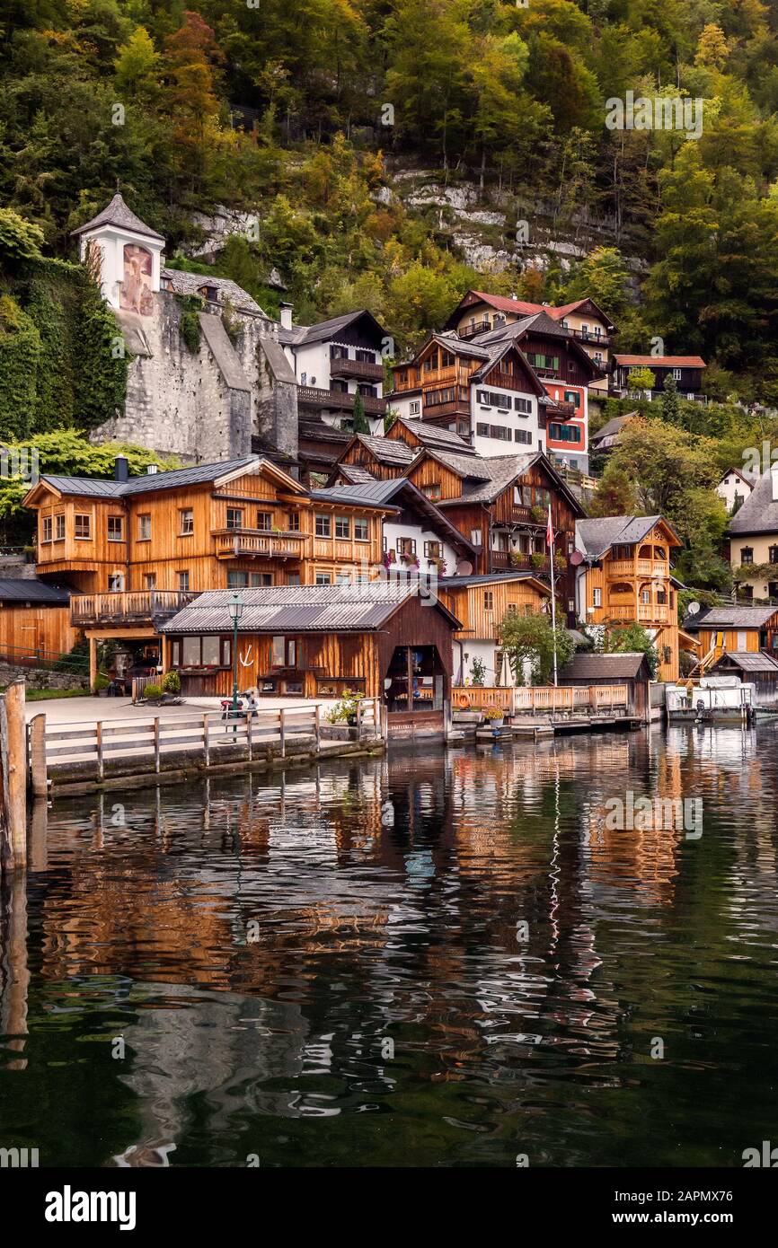 Scenic picture-postcard view of famous Hallstatt mountain village in the Austrian Alps at ...