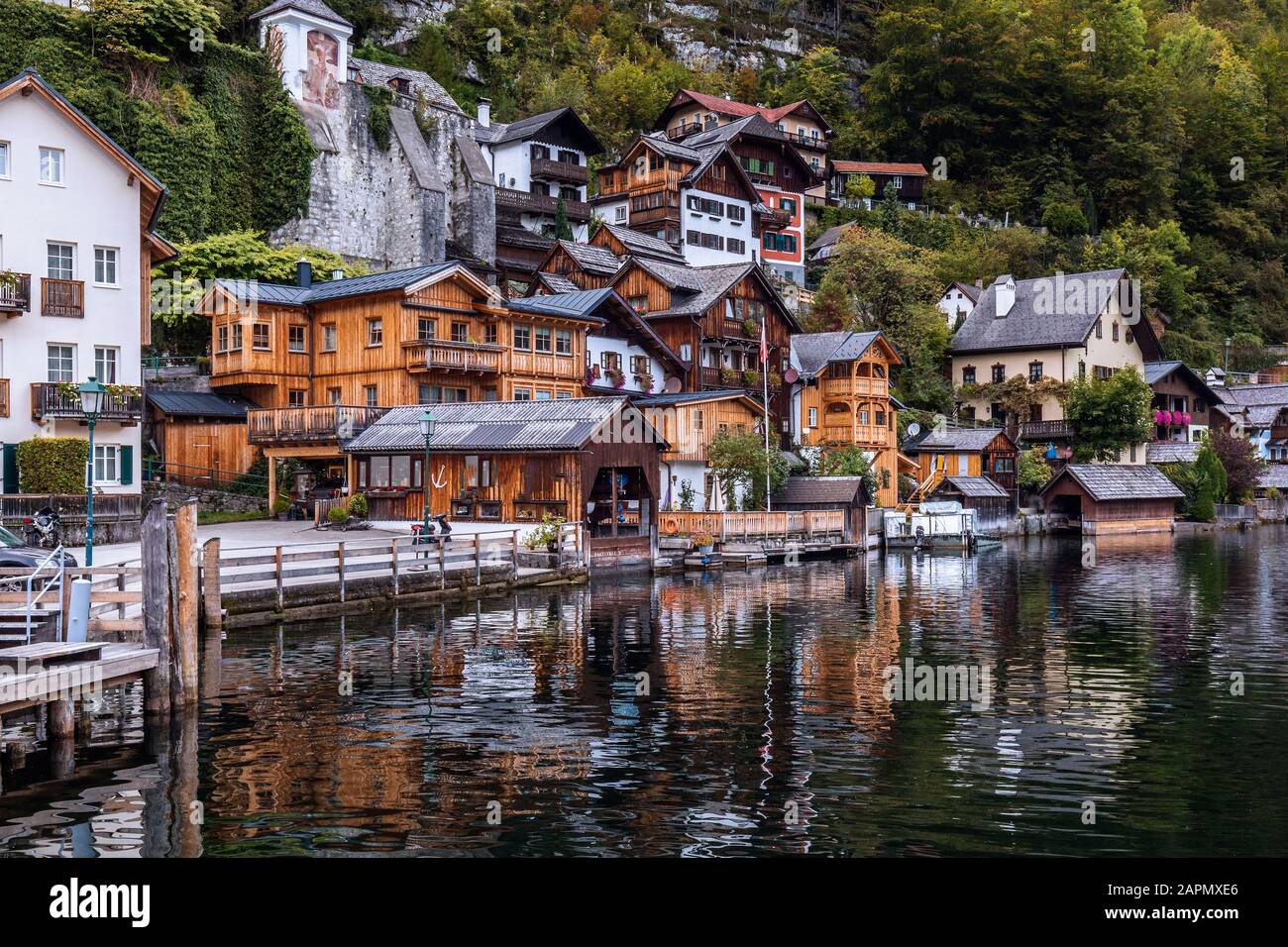 Scenic picture-postcard view of famous Hallstatt mountain village in ...