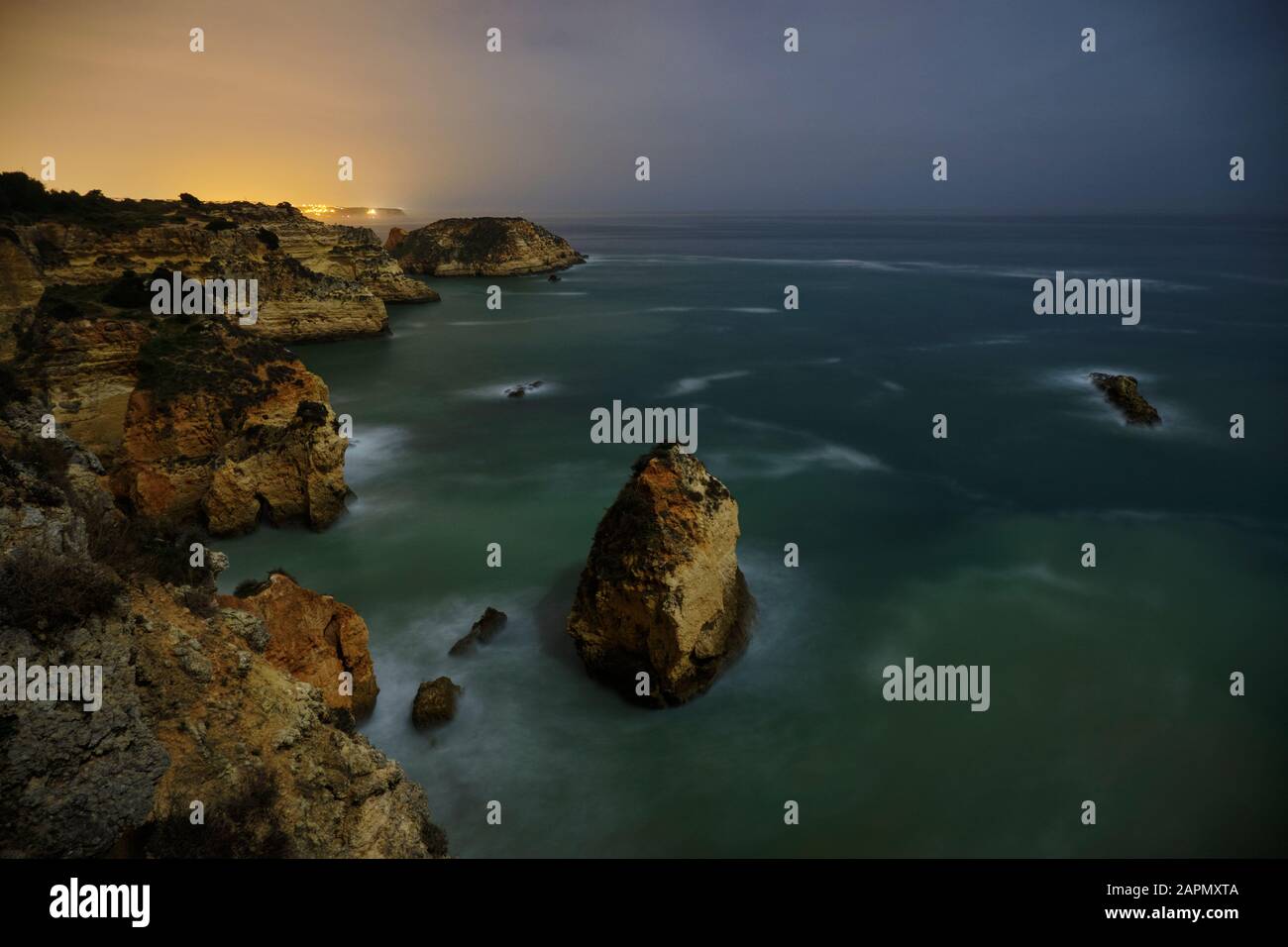 Praia do Alvor, Ponta João de Arens Stock Photo - Alamy