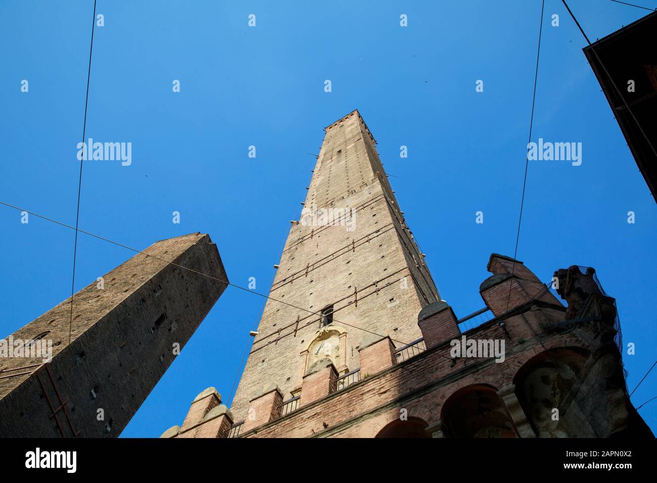 Le due torri hi-res stock photography and images - Alamy