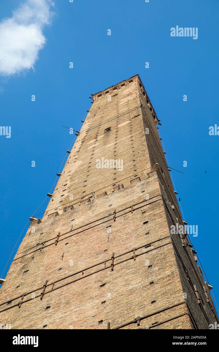 Torri degli asinelli hi-res stock photography and images - Alamy