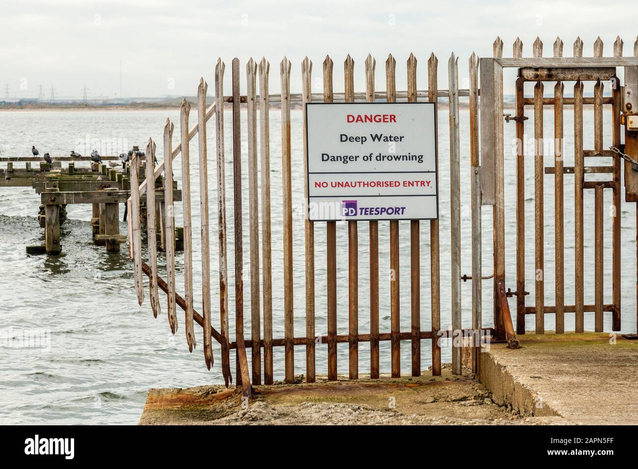 No entry warning signs hi-res stock photography and images - Alamy