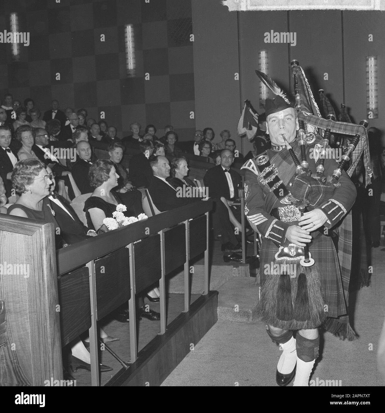 Right sir peter garran hi-res stock photography and images - Alamy