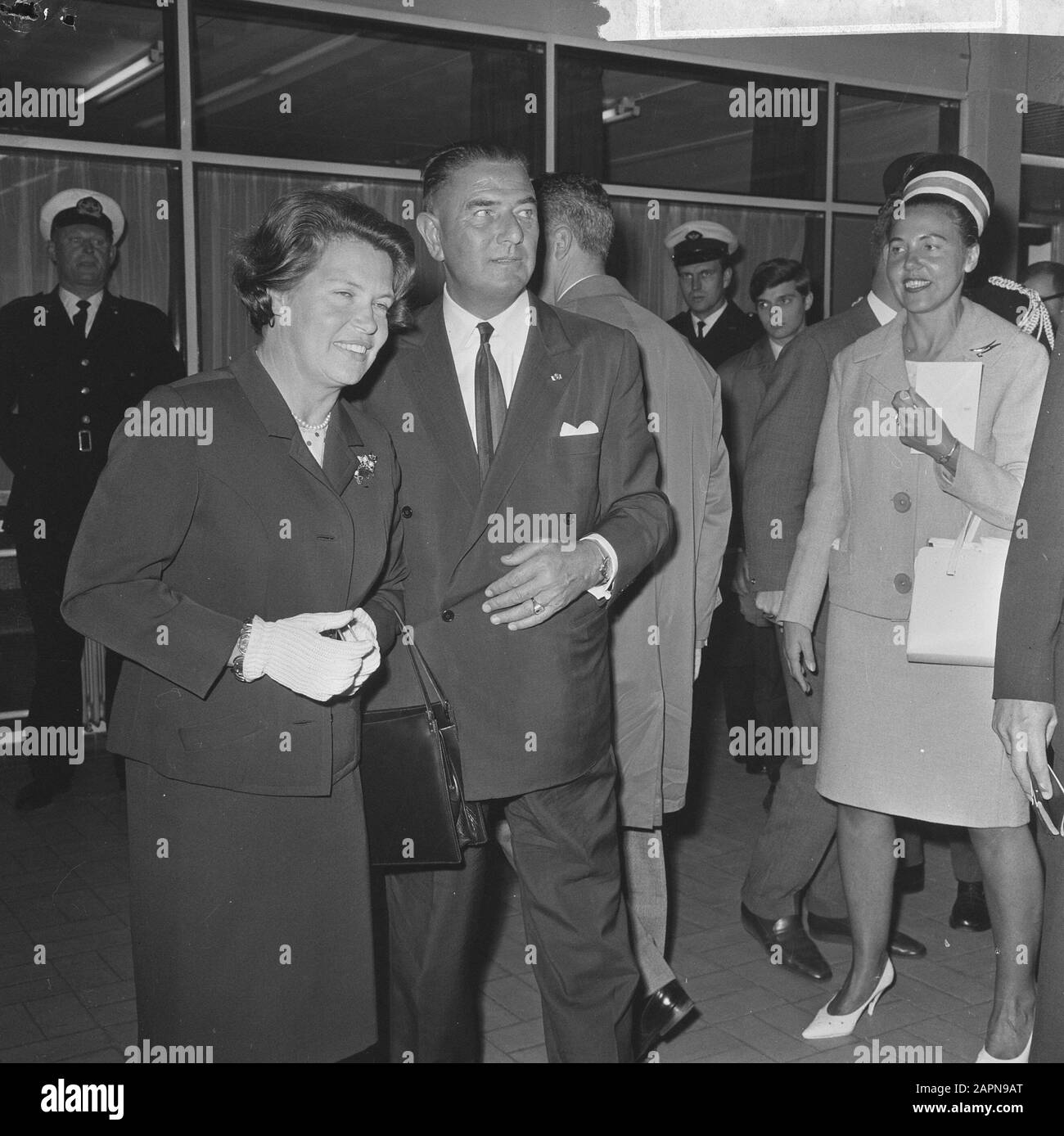 Verolme back from Indonesia, Verolme with his wife Date: August 26 ...